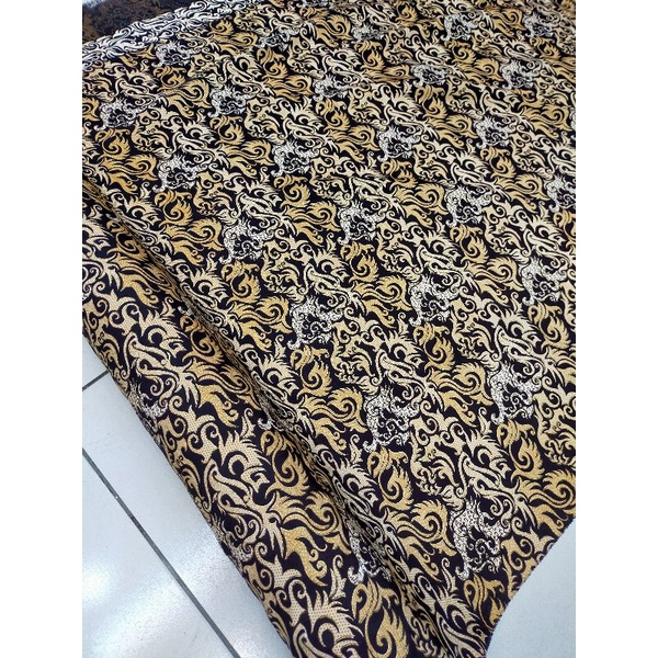 Jual Kain Batik Semi Sutra Foil Legenda Mas. Bahan Batik Motif Triball ...