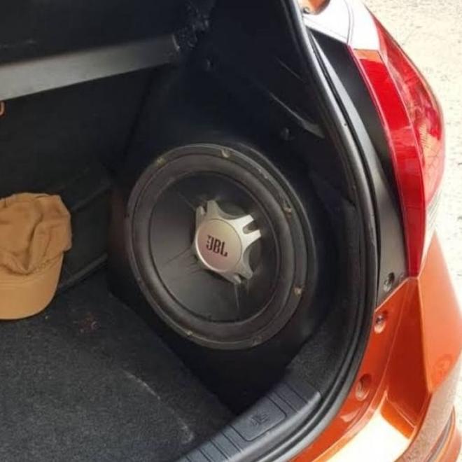 Jual Box Sudut Speaker Subwoofer Mobil Yaris Baru 10-12 Inch | Shopee ...