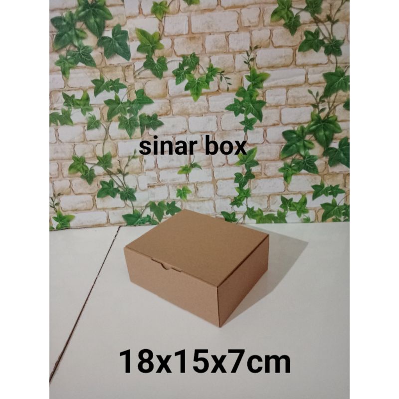 Jual kardus packing 18x15x7 cm box hampers,box aksesories,box souvenir ...