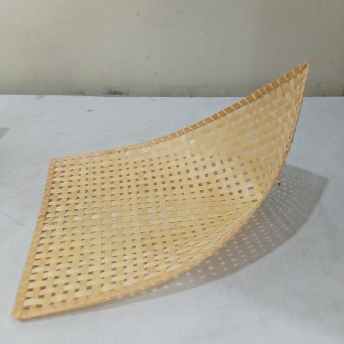 Jual Keranjang anyaman anyam bambu pincuk polos diameter 23 cm | Shopee ...