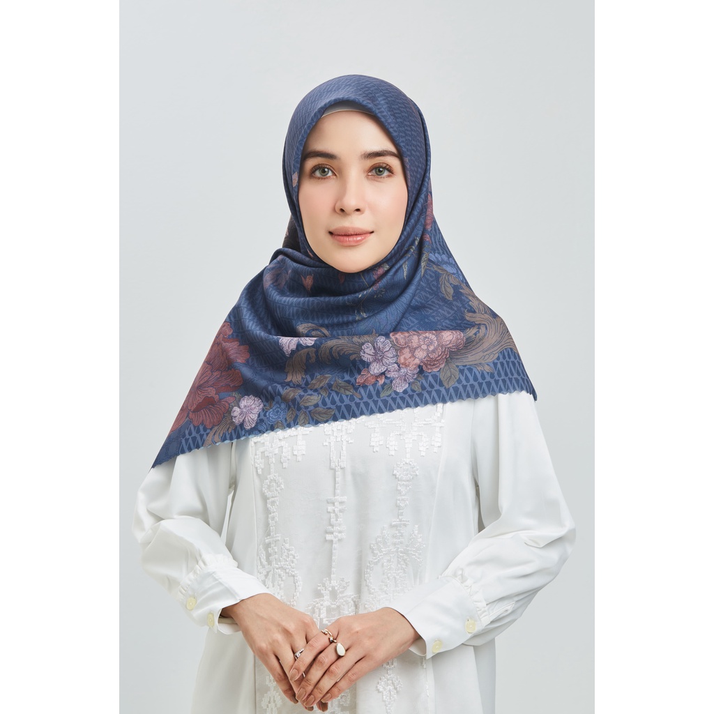 Jual MFMW Bloom Scarf - Kerudung Premium Motif Bunga - Navy | Shopee ...