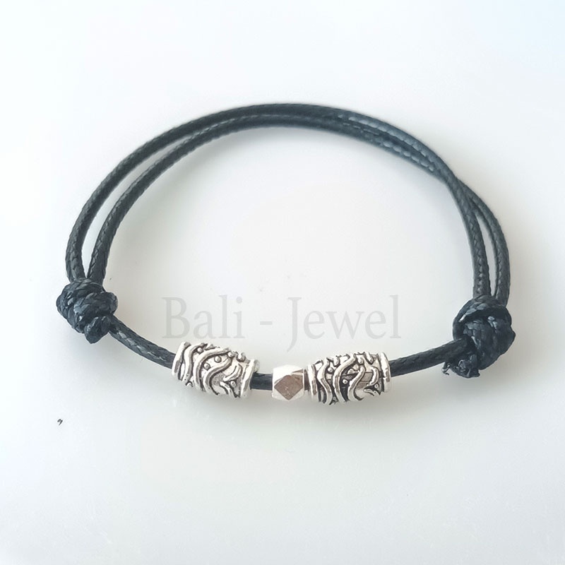 Jual Gelang pria etnik / Gelang Simple Tali korea chord 2mm | Shopee ...
