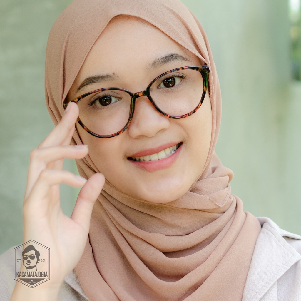 Jual Kacamata Jogja - Kacamata Cat Eye Best Seller Simple Cocok Wajah ...