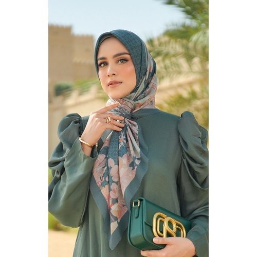 Jual BUTTONSCARVES X COLLABORATORS - Arabian Night Voile Square - Crown ...