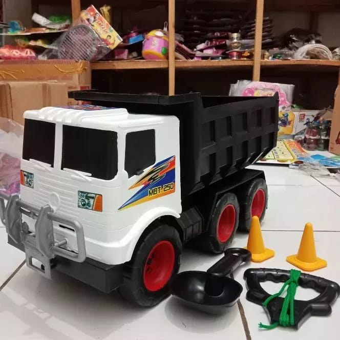 Jual MAINAN MOBIL TRUK BESAR FREE SKOP / MOBIL TRUK PENGANGKUT PASIR ...