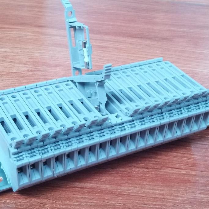 Jual Terminal Block UK5-HESI UK5HESI + Fuse 2A Bukan Phoenix Contact ...