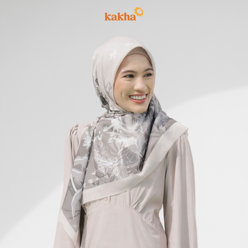 Jual Kakha x Alyssa Soebandono - Hijab Motif Print(Light Grey) – Kakha ...