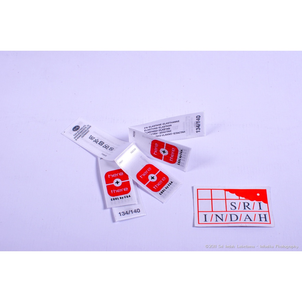 Jual Label Baju Satin Putih (Lebar= 0,5-2 cm Panjang= 2-5 cm) | Shopee ...