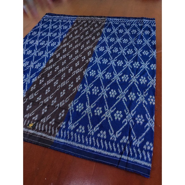 Jual Sarung Tenun Teratai, Endek khas Bali warna biru | Shopee Indonesia
