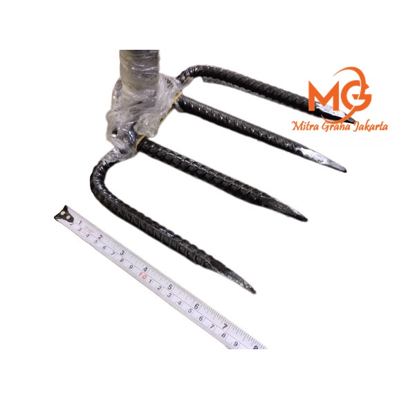 Jual Garukan Besi Besar 4 Baris Tebal Gagang Besi Garpu Taman Sampah ...