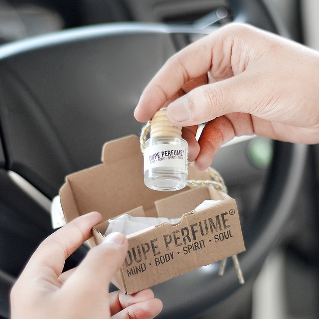 Jual Dupe Maisonf Bakarat Rouge 540 Extrait (U) - Parfum Mobil | Shopee ...