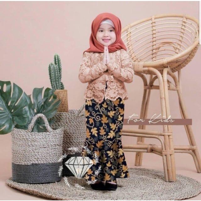Jual Kebaya Anak Perempuan Modern Rok Panjang Model Duyung Pinguin 3-5 ...