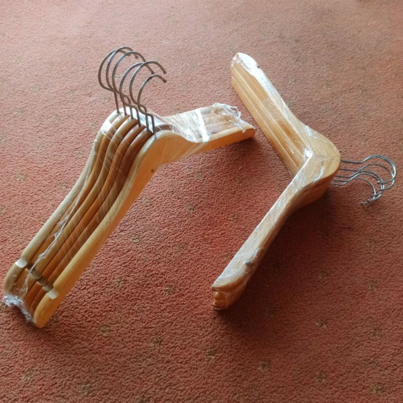 Jual Hanger Kayu Dewasa Warna Natural Modern Minimalis (Second/Bekas ...