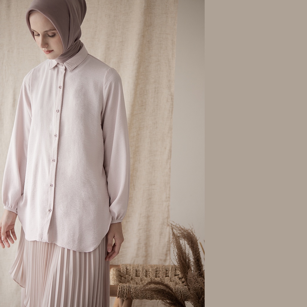 Jual Basic Batara by Aska Label - Kemeja wanita basic lengan panjang full kancing warna offwhite ...