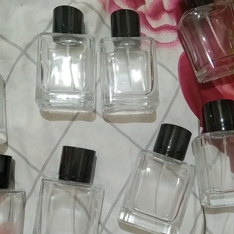 Jual BOTOL PARFUM KACA DRAT 50ML PENUTUP HITAM BULAT | Shopee Indonesia