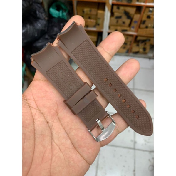 Jual Strap Tali jam tangan Guess rubber Coklat 22mm | Shopee Indonesia