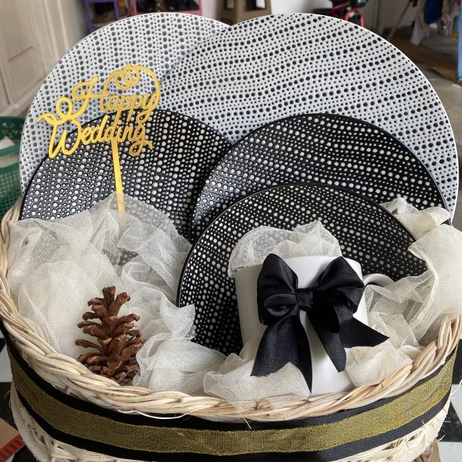 Jual Parcel Piring Set Keramik Pecah Belah Parcel Wedding Lebaran ...