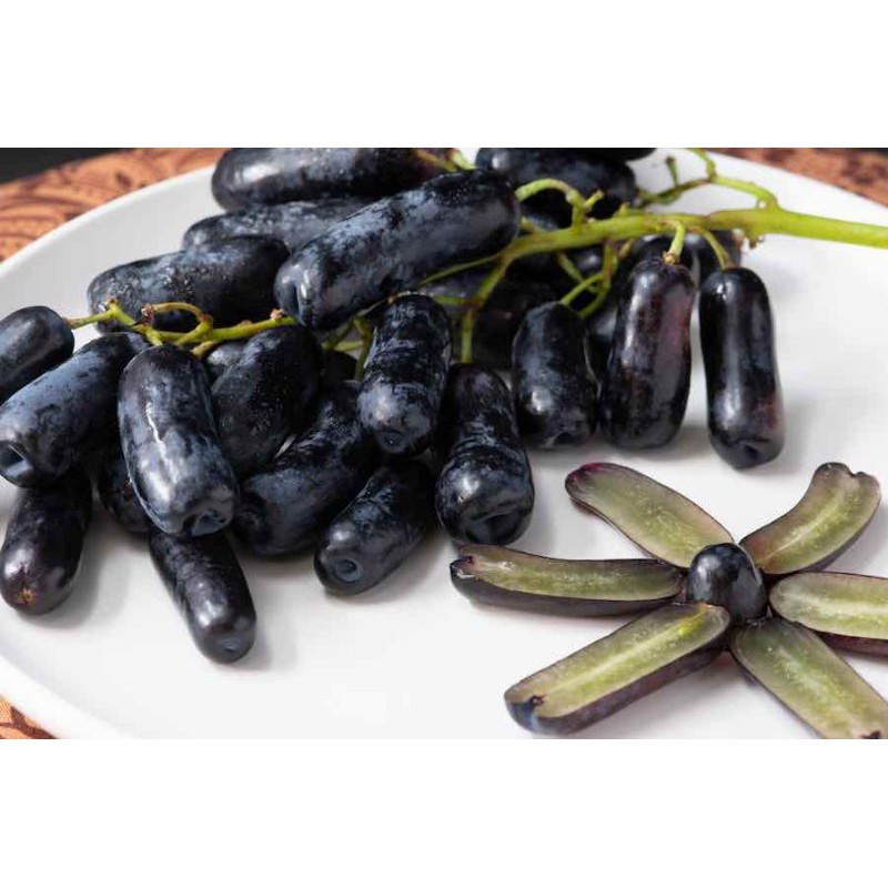 Jual Anggur Jari Moondrop Sweet Sapphire Black Seedless Grapes 1 kg ...
