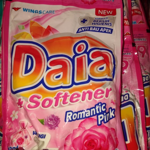 Jual Daia Deterjen ROMANTIC Pink SACHET ISI 6 X 46GR | Shopee Indonesia