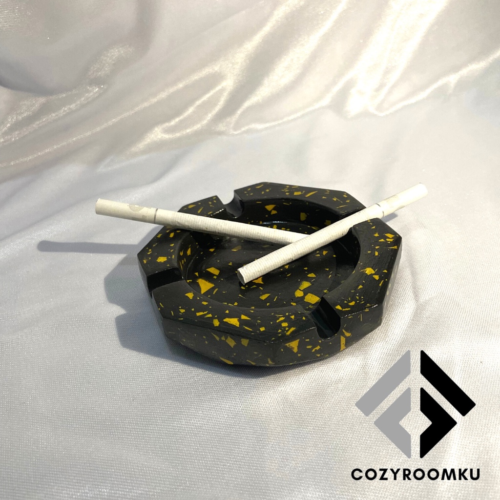 Jual COZYROOMKU - Concrete Ashtray Asbak terazzo / asbak teraso hitam ...