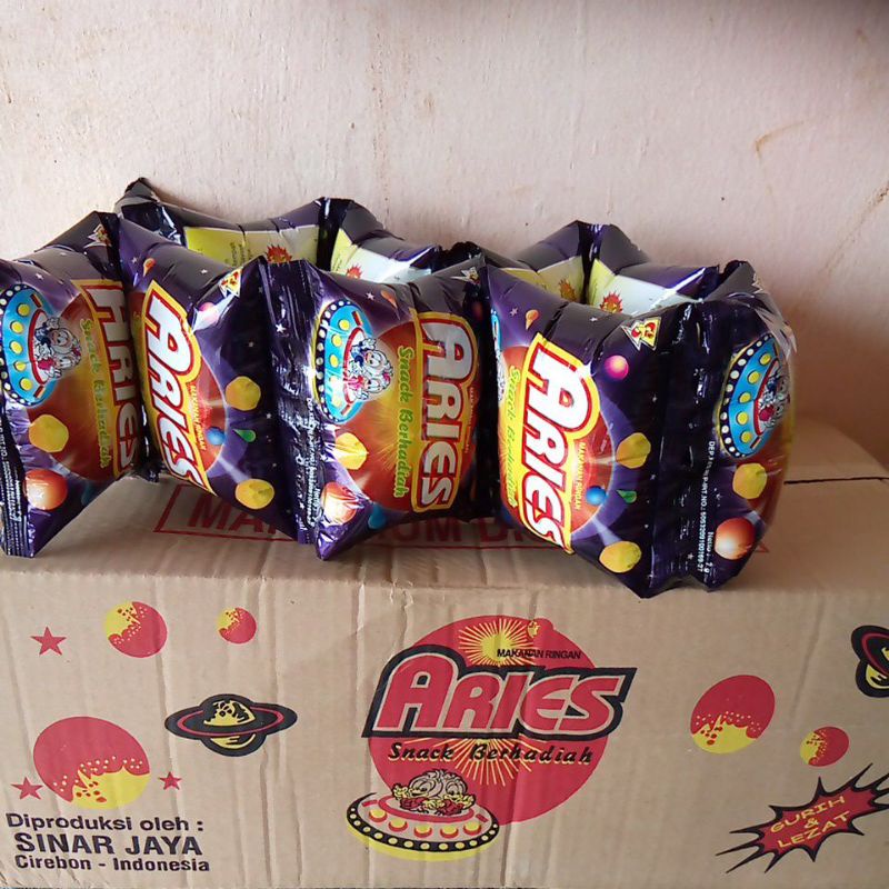 Jual 1 DUS - Aries Snack Berhadiah Chiki Jajanan Hadiah Ulang Tahun Isi ...