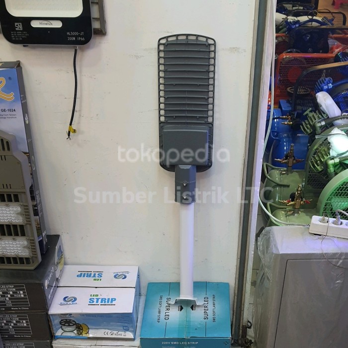 Jual Lampu Jalan 100W + Tiang Lampu Pju Led Plus Tiang Lampu Komplit ...