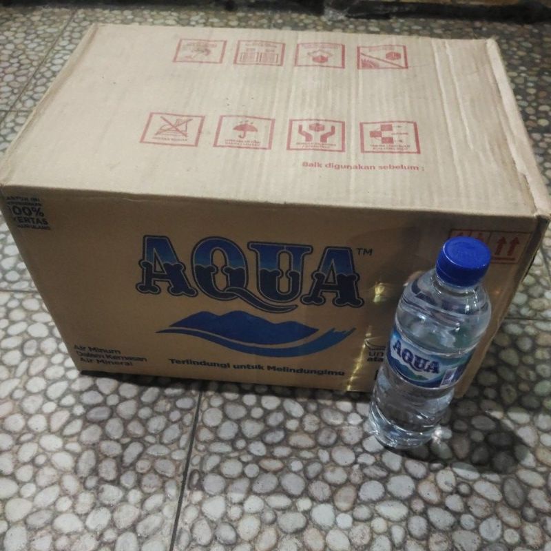 Jual AQUA BOTOL SEDANG PER KARTON (600mL x 24botol) | Shopee Indonesia