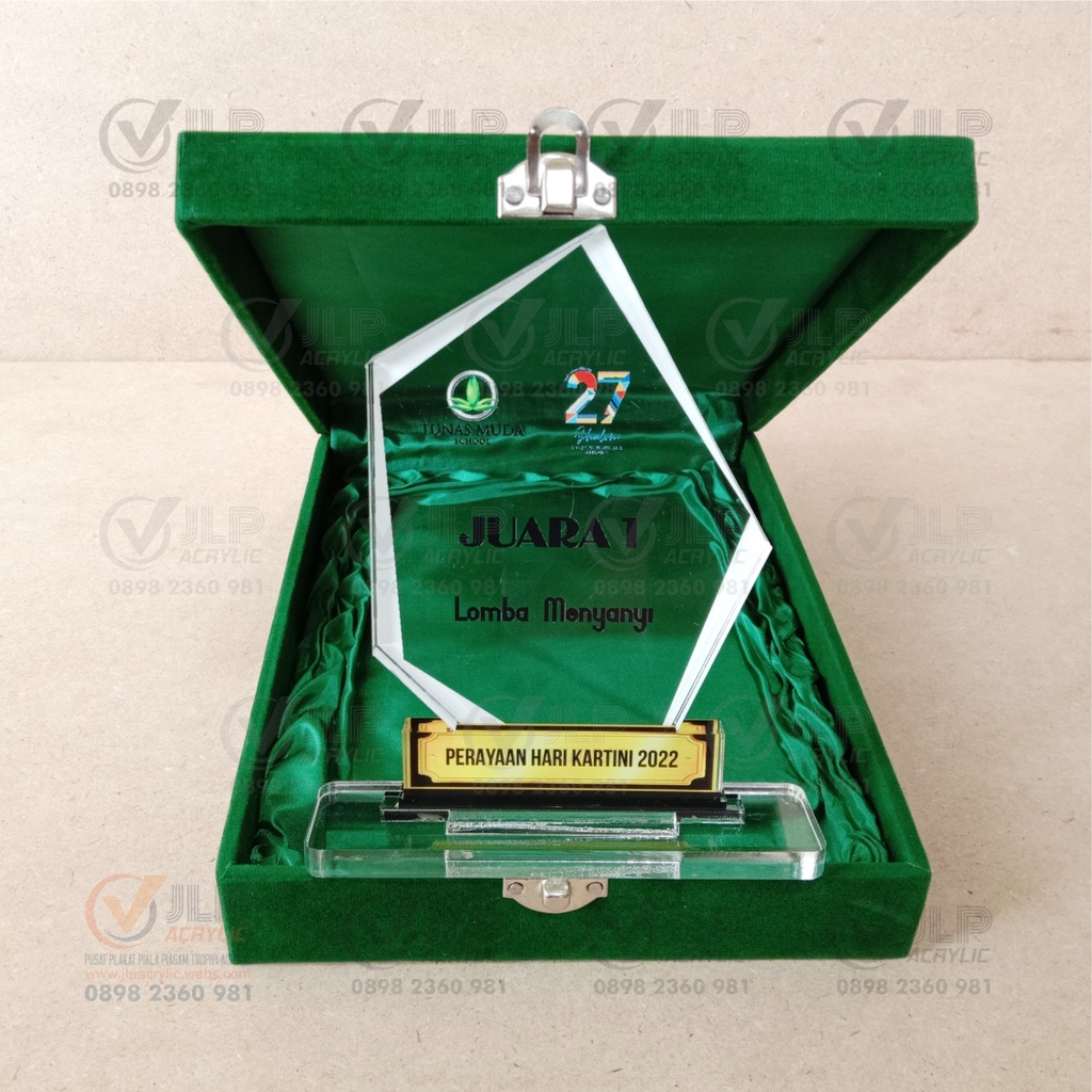 Jual PLAKAT PLUS BOX, PLAKAT CUSTOM, PLAKAT PENGHARGAAN, PLAKAT WISUDA ...