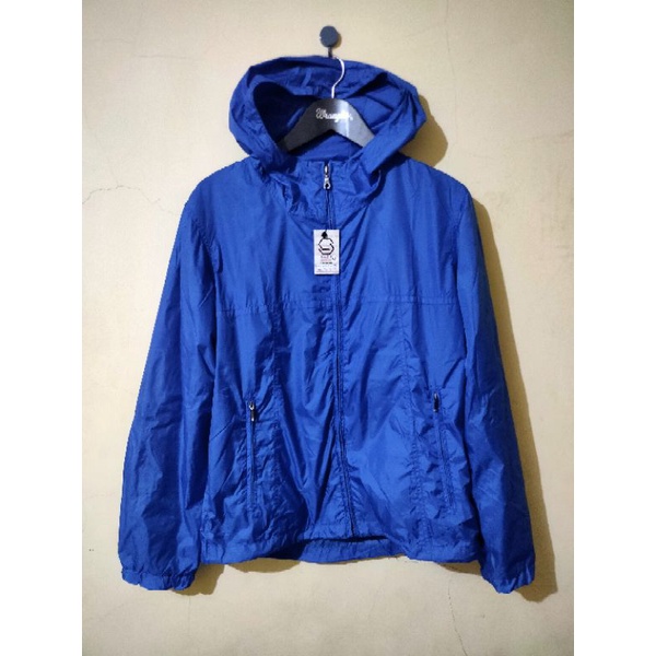 Jual Jacket Parasut UNIQLO | Shopee Indonesia