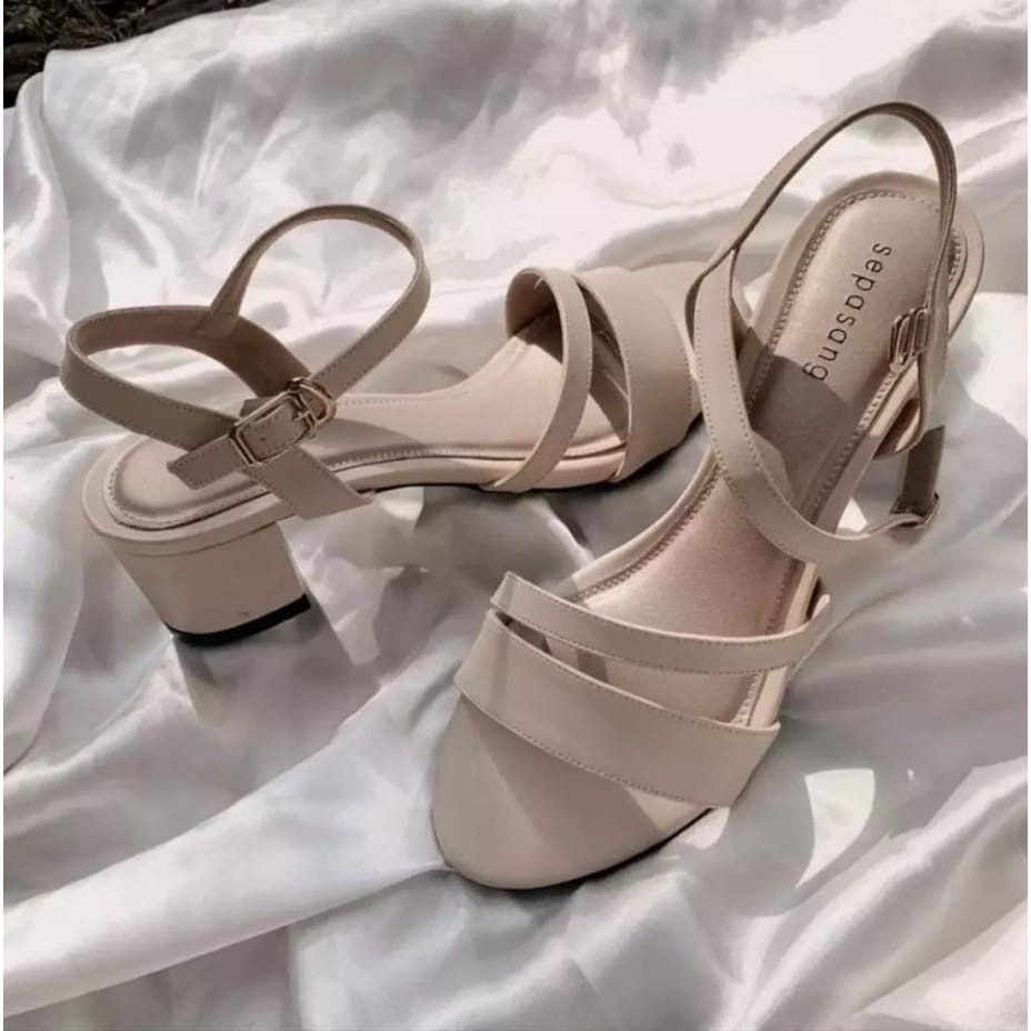 Jual NEW Clarissa Heels 5cm Tahu silang Gesver tali belakang D 09 ...