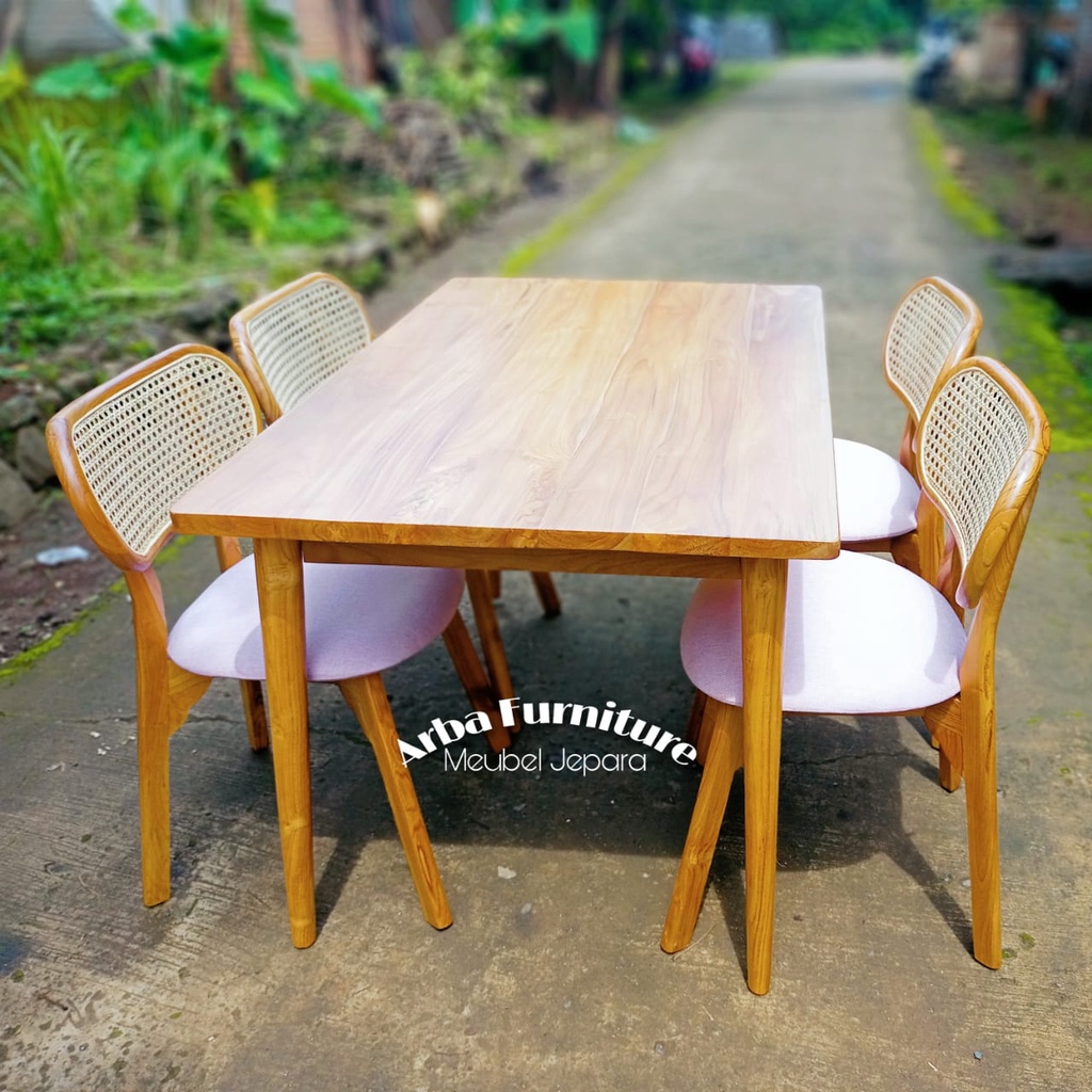 Jual MEJA MAKAN MINIMALIS / SET MEJA MAKAN 4 KURSI ROTAN KAYU JATI | Shopee Indonesia
