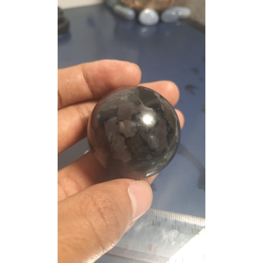 Jual Batu Natural Indigo Gabbro Sphere Natural 3,9 cm TOP GRADES [9 ...