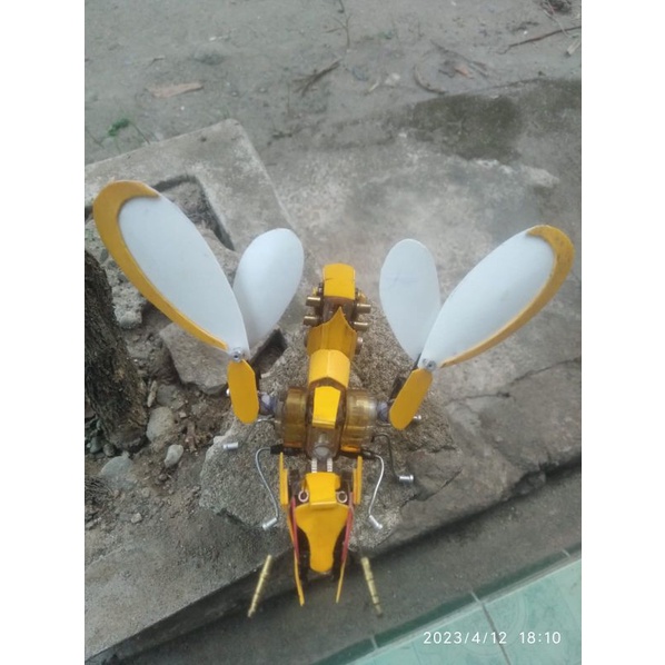 Jual DIY Mainan Rakitan Miniatur Robot Lebah Dari Korek Bekas | Shopee ...