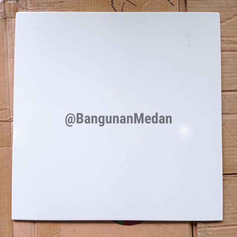 Jual 40X40 KERAMIK LANTAI WARNA SUPER PUTIH KILAT KW1 GARUDA GLOSSY ...