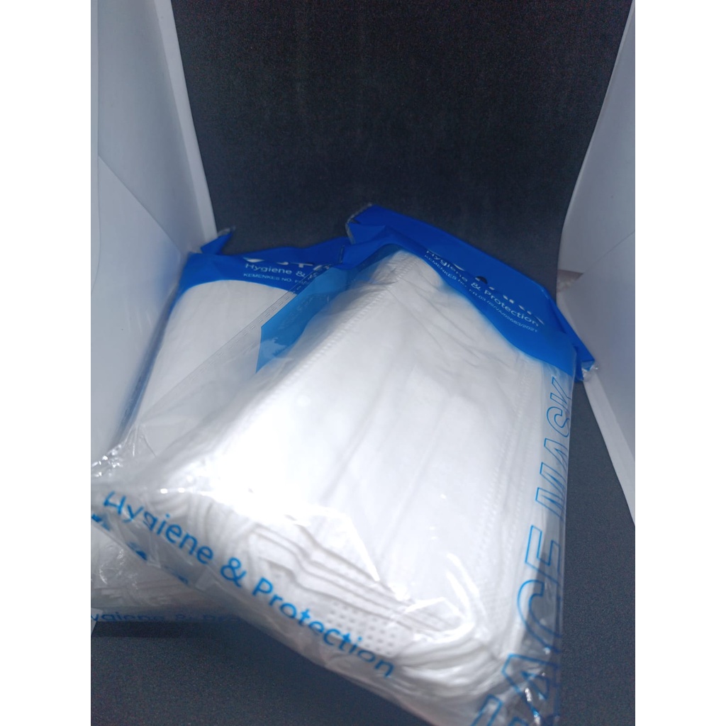 Jual MASKER PUTIH MEDIS KAIN MEREK STARK 1 PAK ISI 50 PCS | Shopee ...