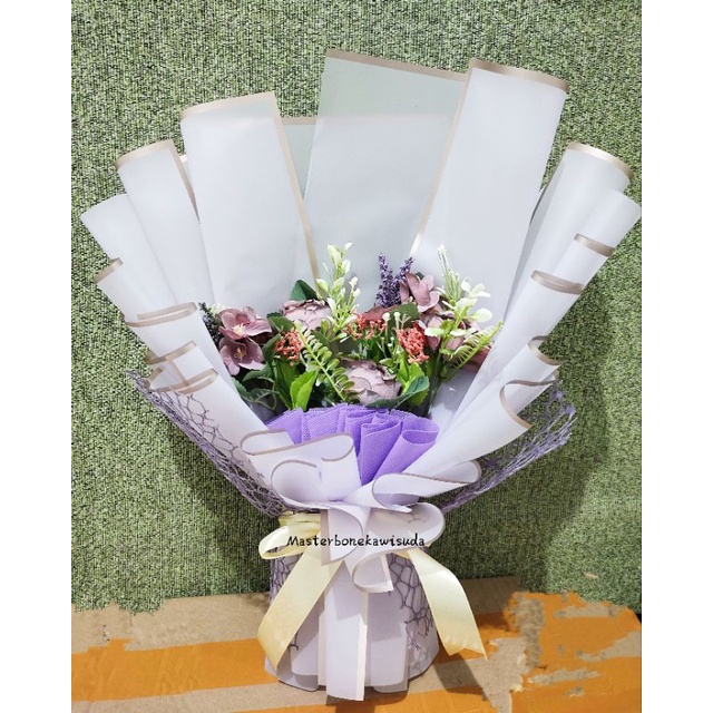 Jual Buket bunga artificial // kado wisuda //buket tanpa boneka wisuda ...