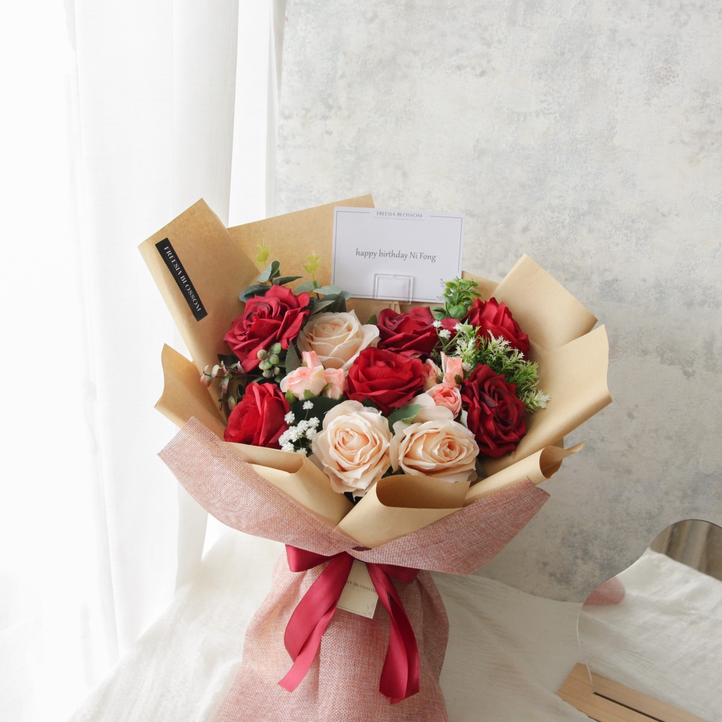 Jual Bunga Palsu / Buket Palsu / Rangkaian Bunga / Bunga Wisuda ...