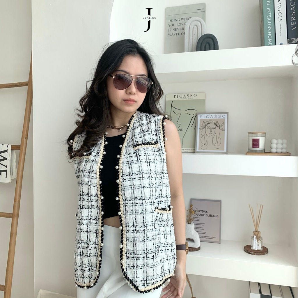Jual JEAE - Hyemi White Tweed | Korean Tweed Vest | Shopee Indonesia