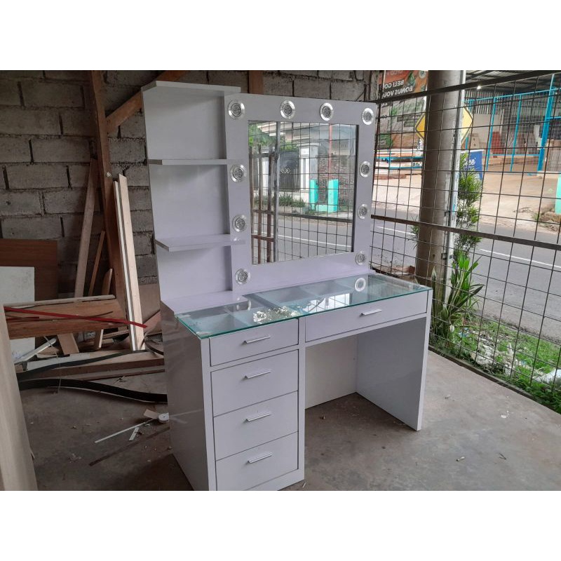 Jual meja rias dengan lampu bahan blokmin finishing HPL warna putih ...