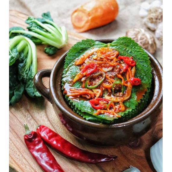Jual Perilla Leaf Kimchi / Kimchi Daun Perilla / Kkaenip Kimchi 150G ...