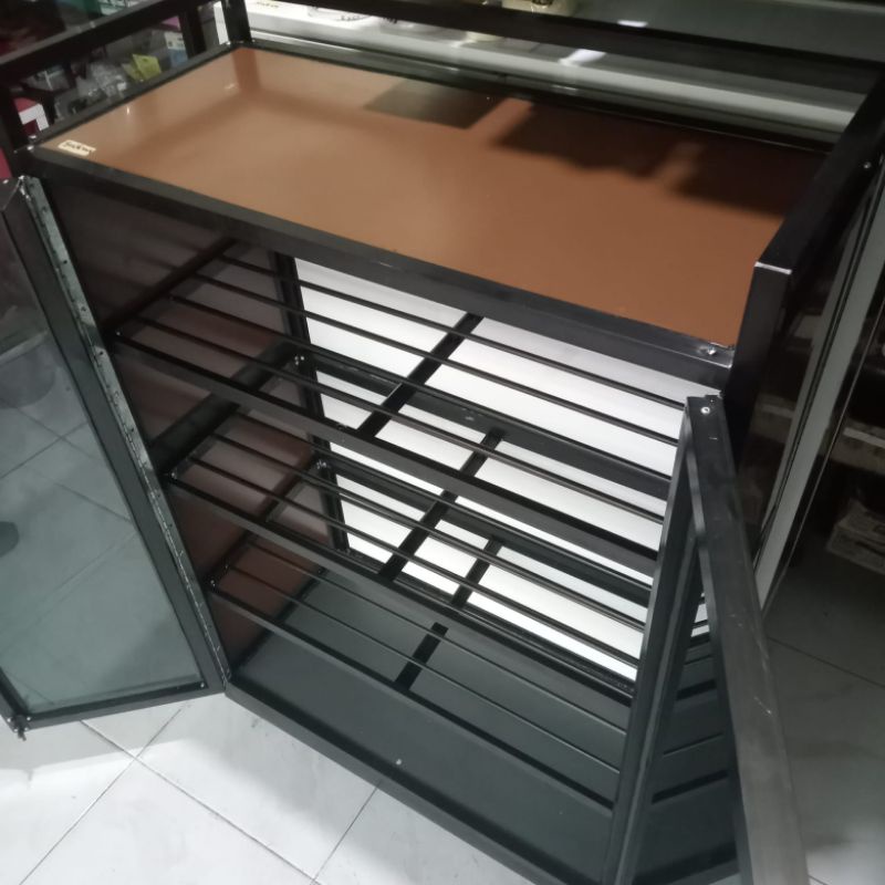 Jual Rak Sepatu Pintu Tertutup Tinggi 120cm 4 susun Kaca dan ACP rangka ...