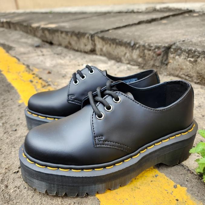 Jual DR MARTENS DOCMART BOOTS 1461 QUAD PLATFORM LOW BLACK SMOOTH PK ...
