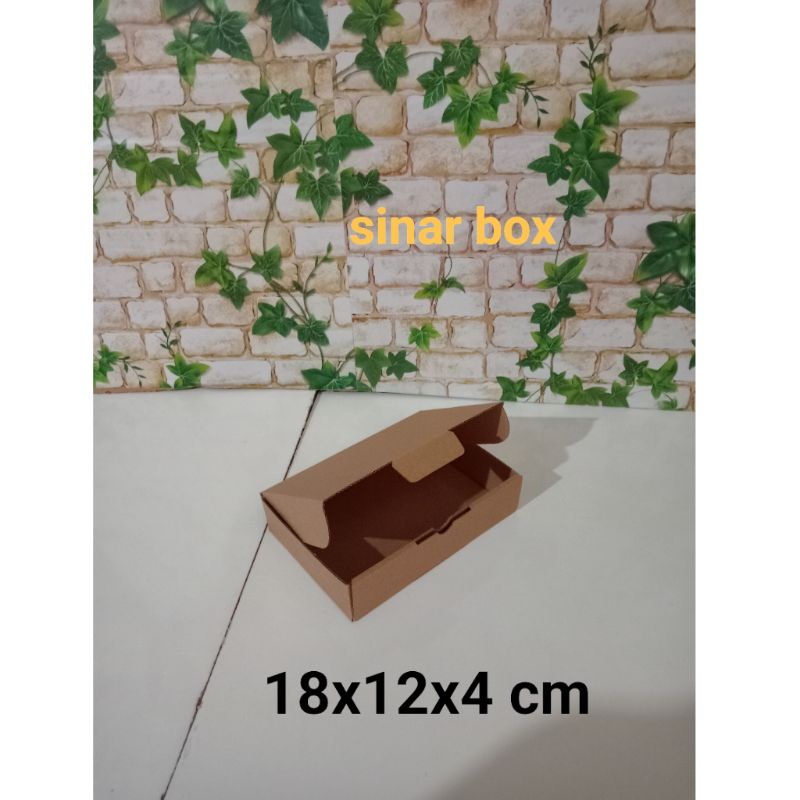 Jual KARDUS UK. 18x12x4 CM....DIE CUT KARTON BOX UNTUK KOTAK BAJU ...