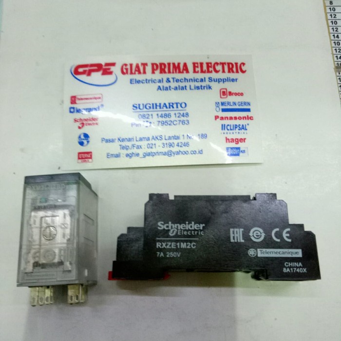 Jual RELAY RXM2LB2BD 24VDC schneider+soket RXZE1M2C schneider | Shopee Indonesia
