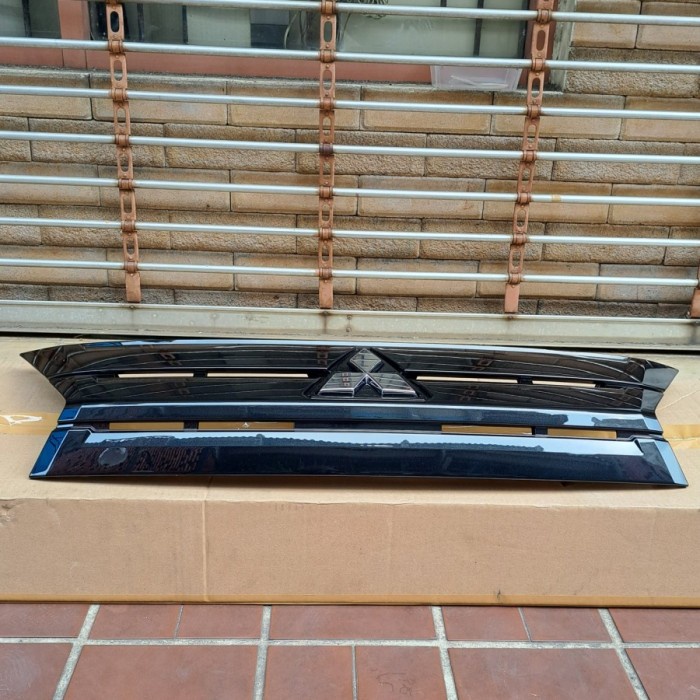 Jual Bumper Bamper Mobil Grill Grille Gril Mitsubishi New Xpander 2021 ...