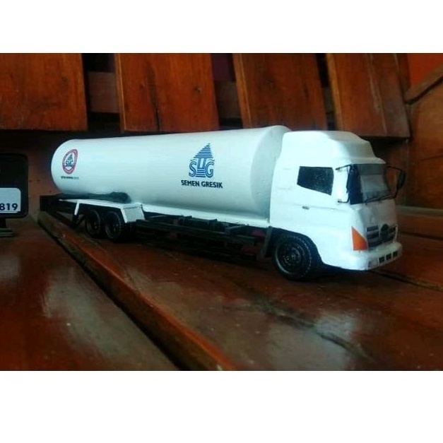 Jual Miniatur truk Hino semen tiga roda | Shopee Indonesia