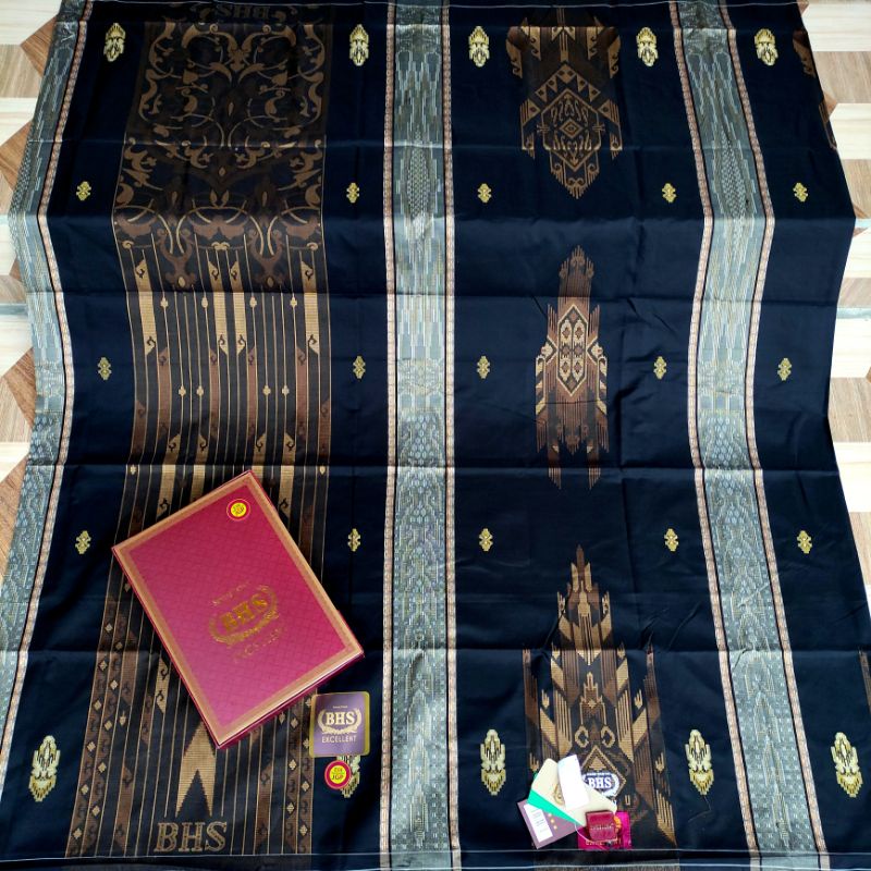 Jual sarung BHS classic excellent cosmo infinity hitam songket batik ...