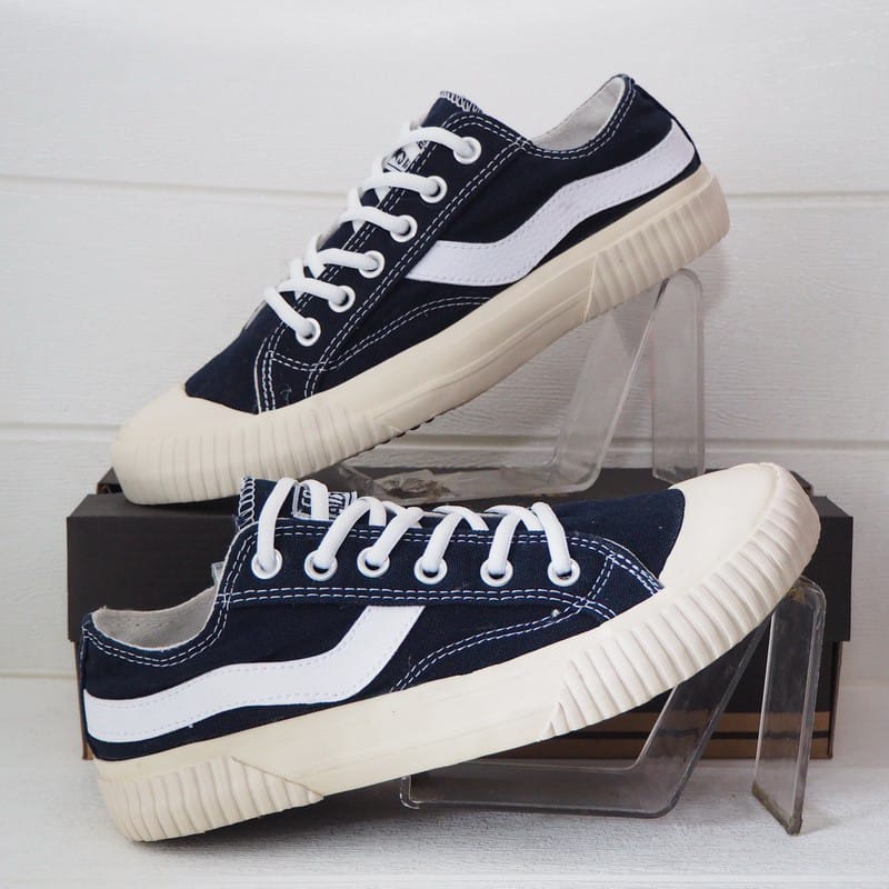 Jual TERBARU !!! SEPATU SNEAKERS MODEL VENTELLA LOW LOGO PETIR TERBARU ...