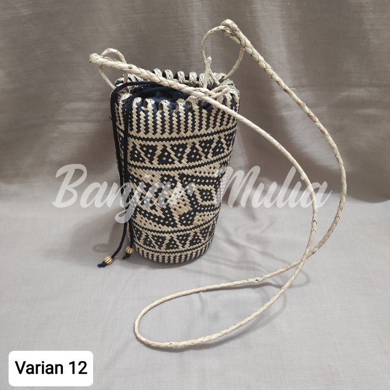 Jual tas anjat rotan dayak kalimantan model selempang | Shopee Indonesia