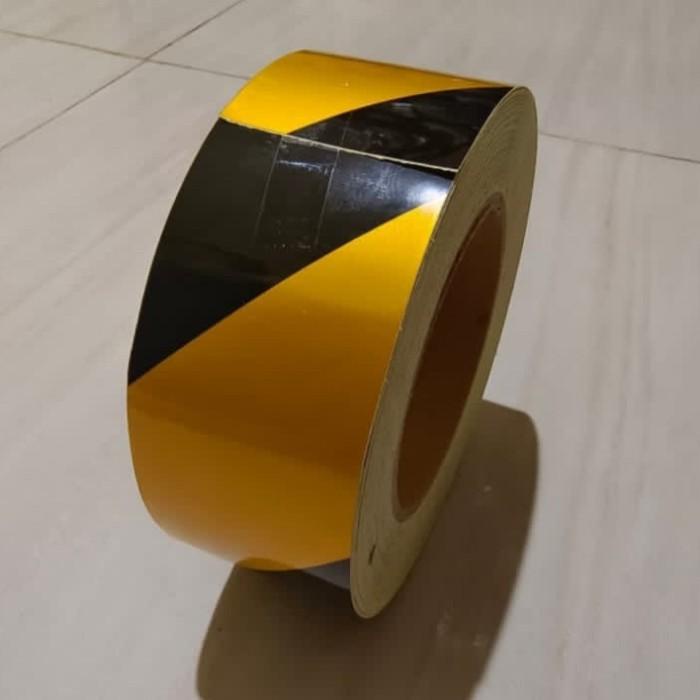 Jual Stiker Nyala Kuning Hitam Garis Miring Skotlet Pembatas Rambu 5Cm ...